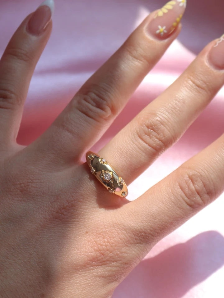 Vintage White Flower Glow Ring – Reorah